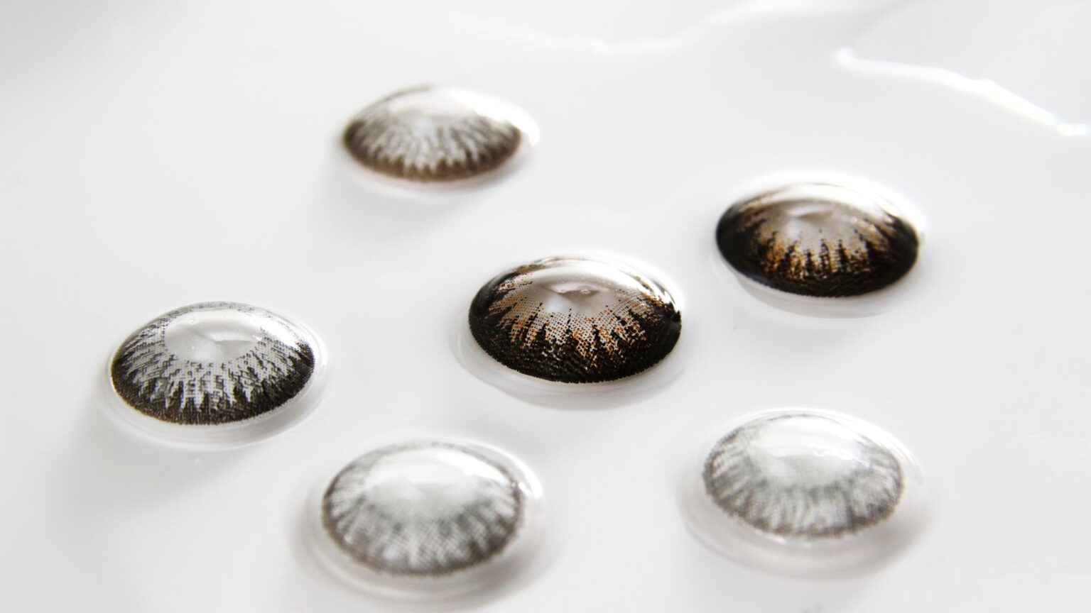 4 Easy Steps To Choose The Right Contact Lens Solutions